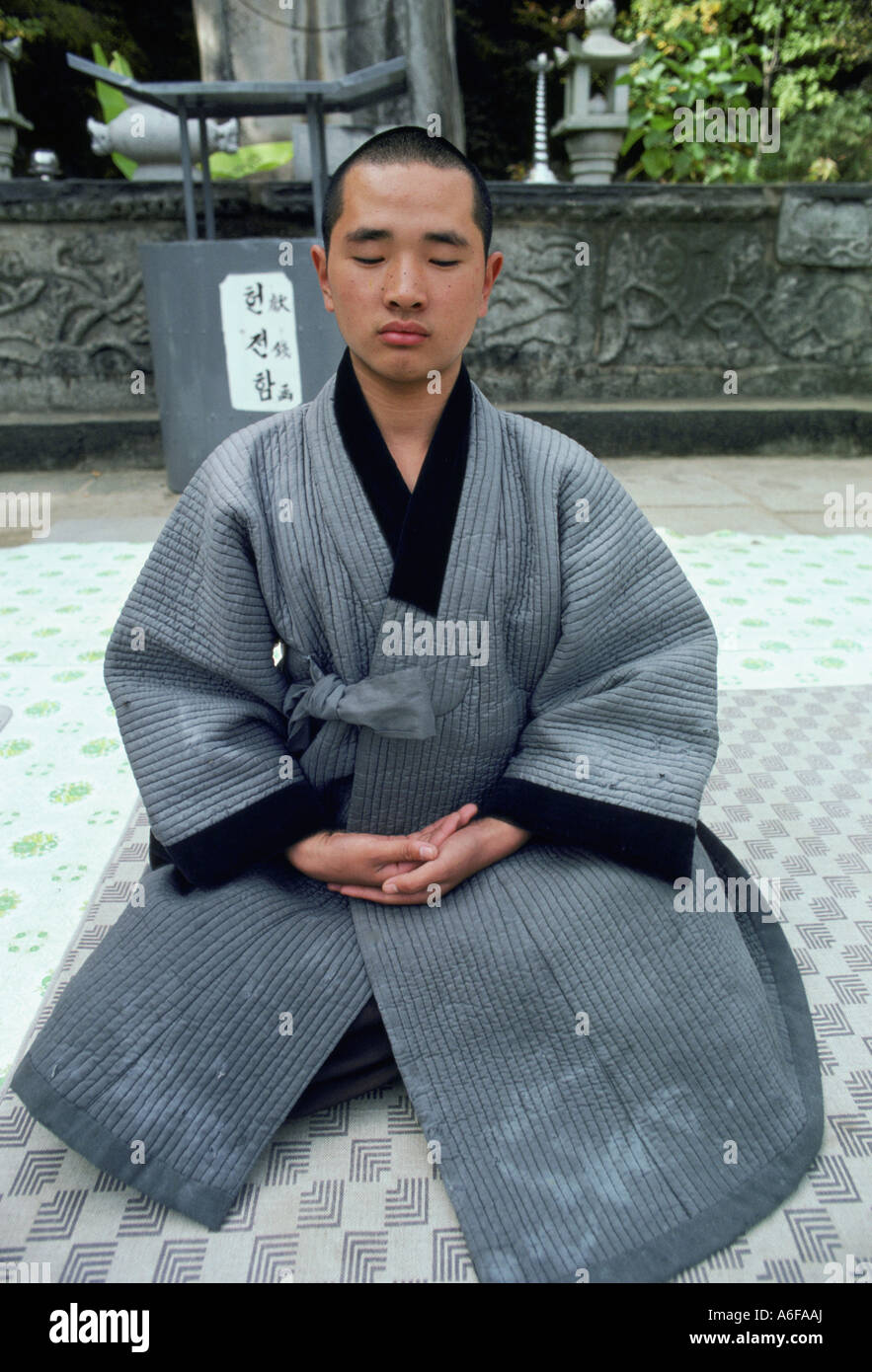 Meditationg Buddhist monk Kwon Temple Korea Stock Photo - Alamy