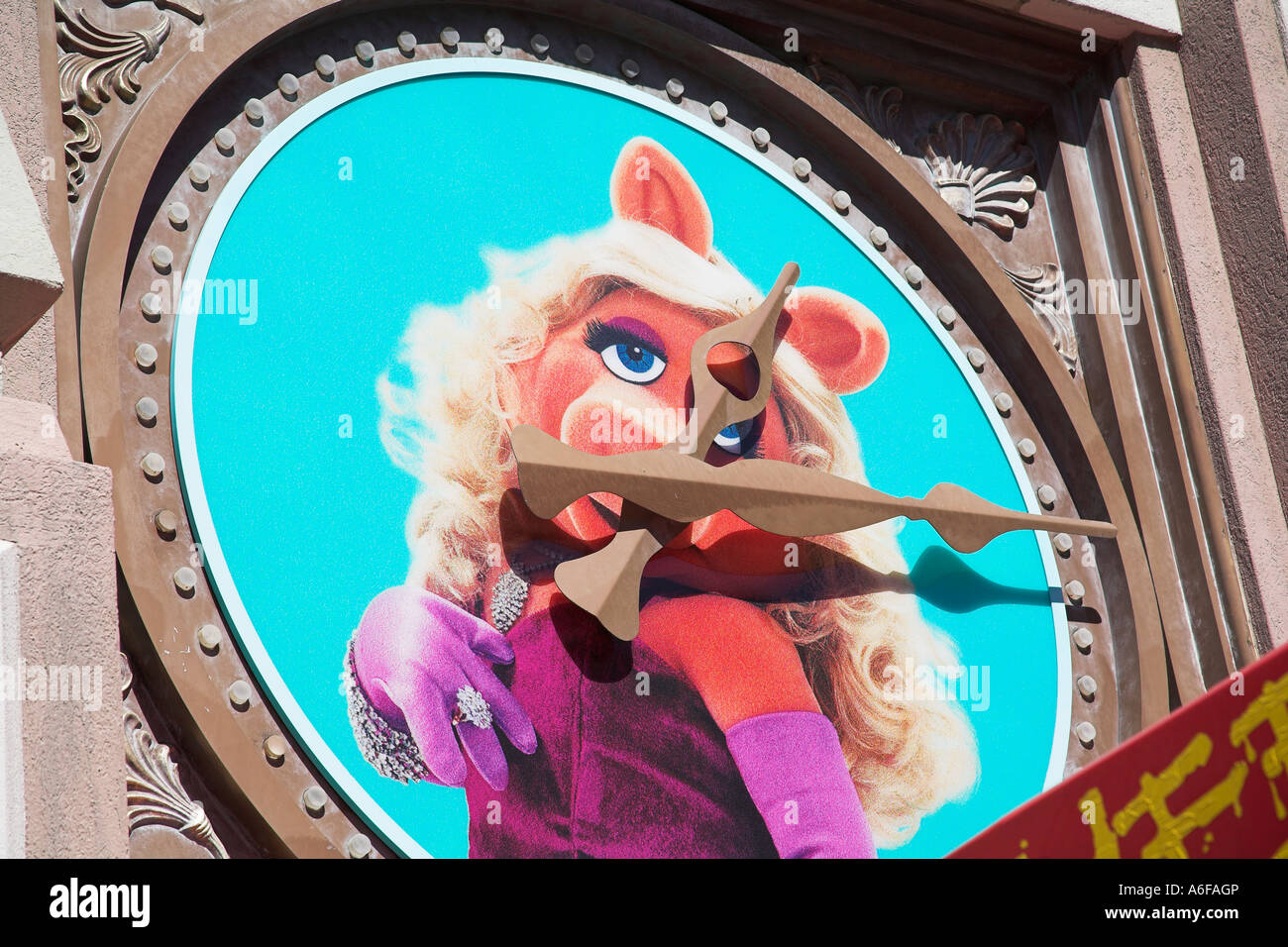 Miss Piggy clock, Muppet Studio, Streets of America, Disney MGM Studios ...