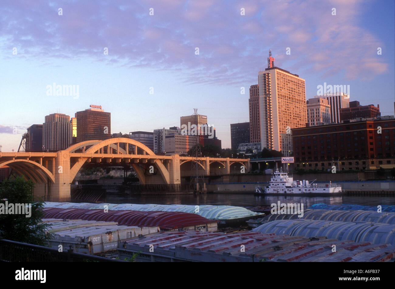 Robert street bridge st paul hi-res stock photography and images - Alamy