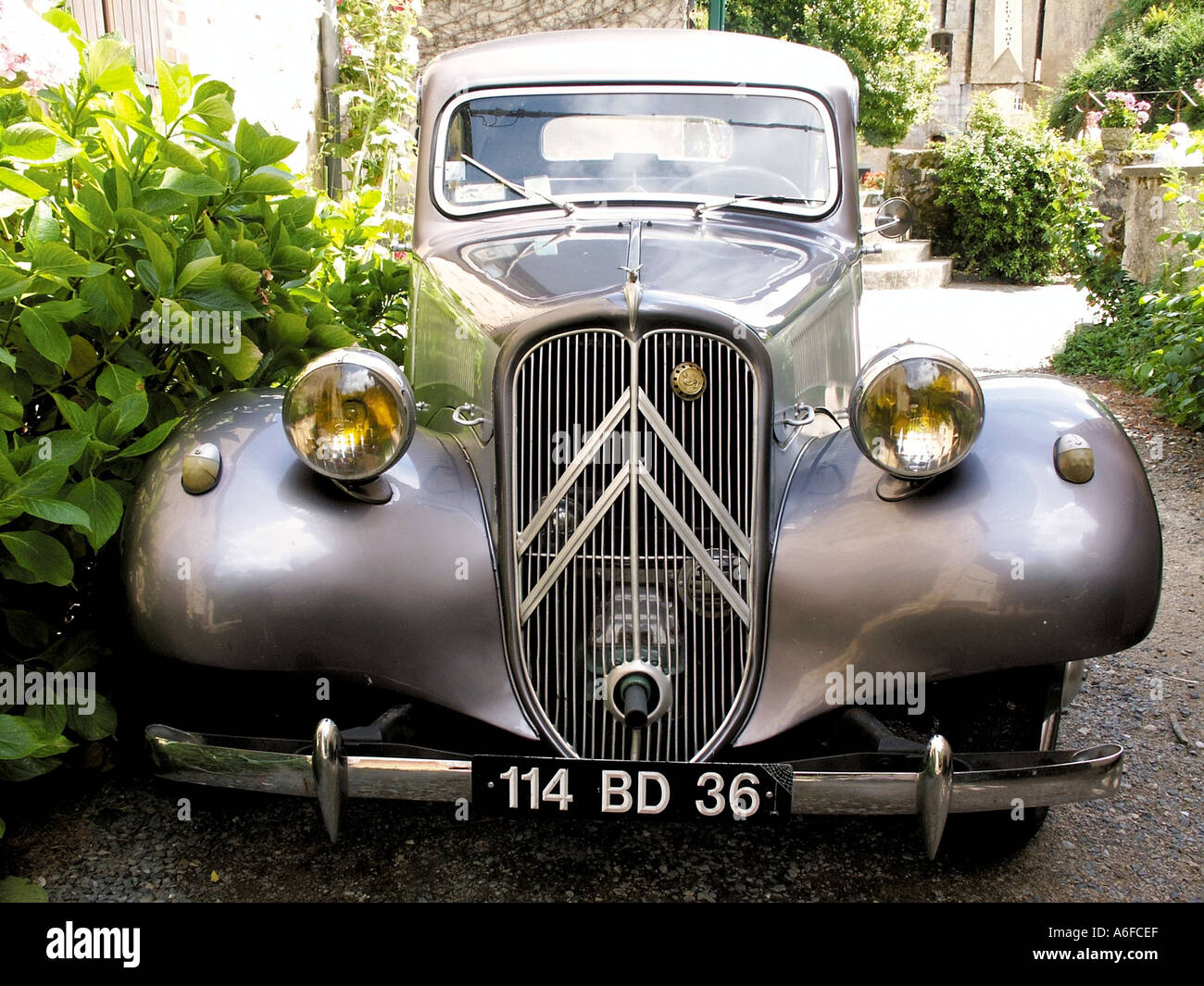 Citroen 4cv hi-res stock photography and images - Alamy