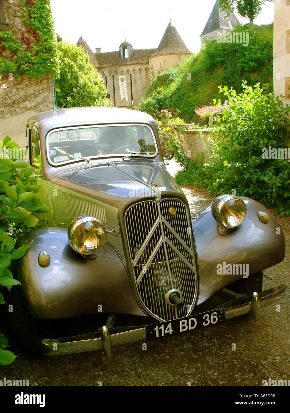 Citroen 4cv hi-res stock photography and images - Alamy