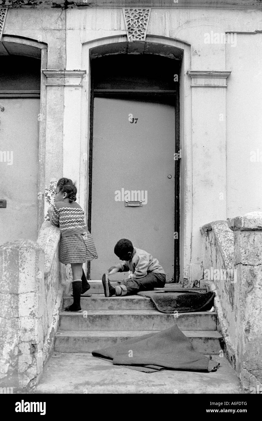 Poverty children uk hi-res stock photography and images - Alamy