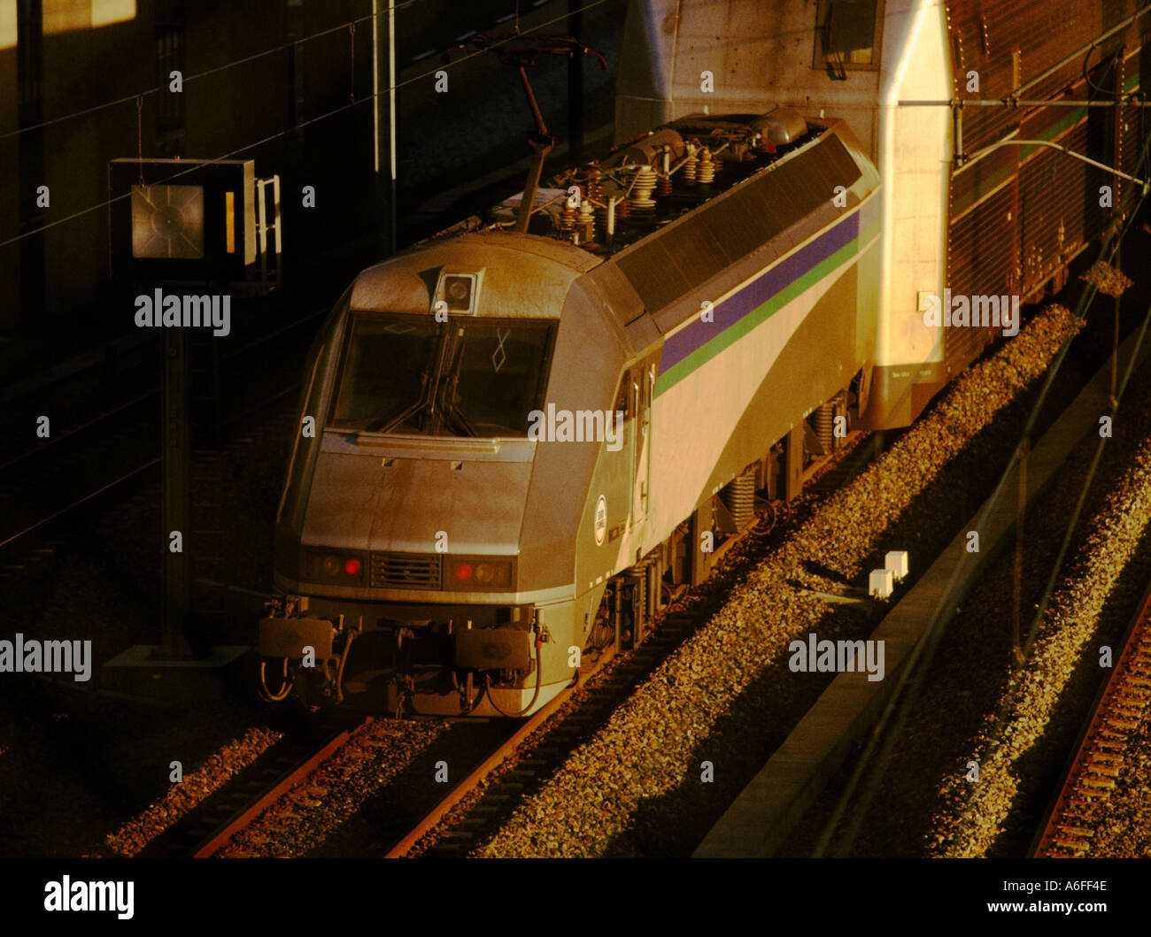 le shuttle train sangatte france le shuttle electic locomative pulling ...