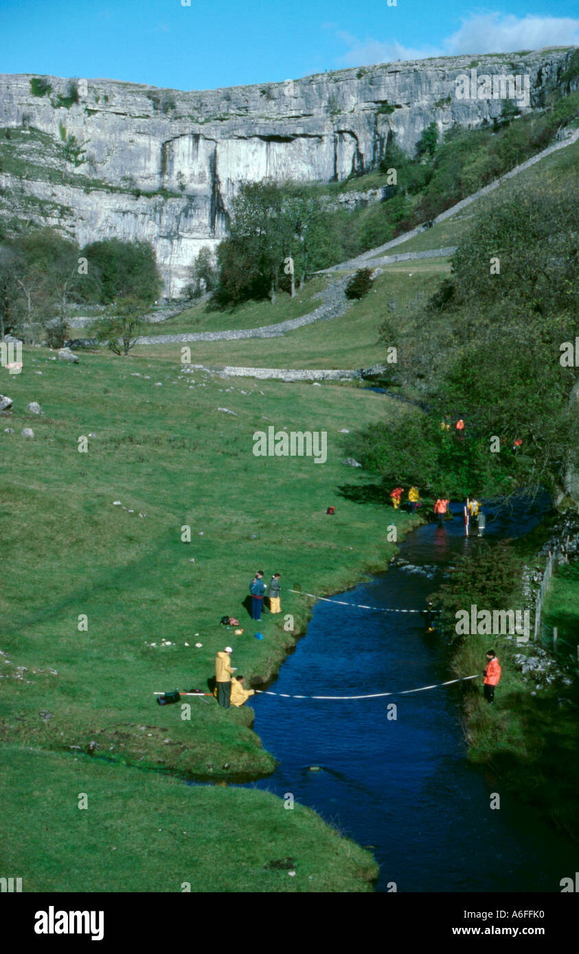 Geology students survey hi-res stock photography and images - Alamy