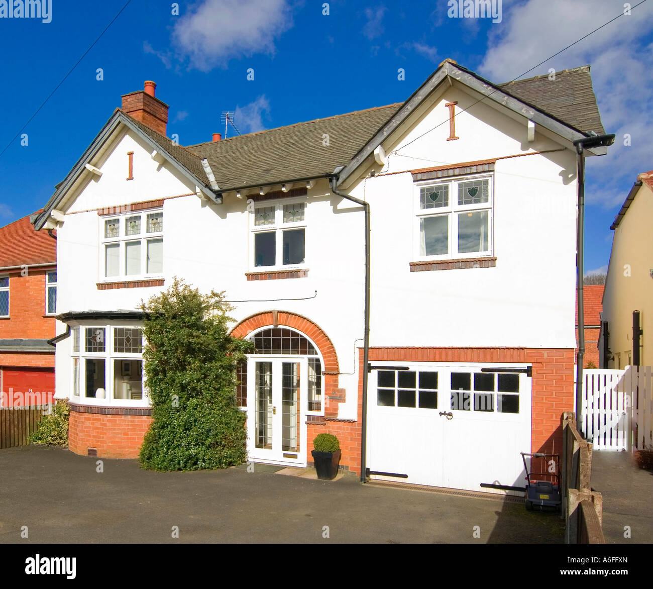 House detached 1920s hi-res stock photography and images - Alamy