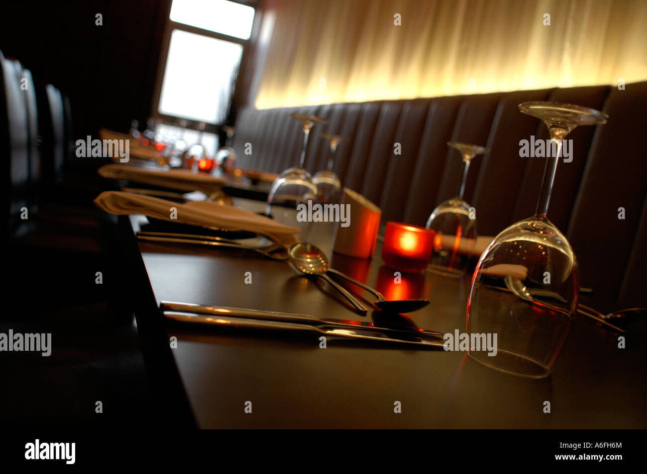 Empty restaurant table low angle hi-res stock photography and images ...