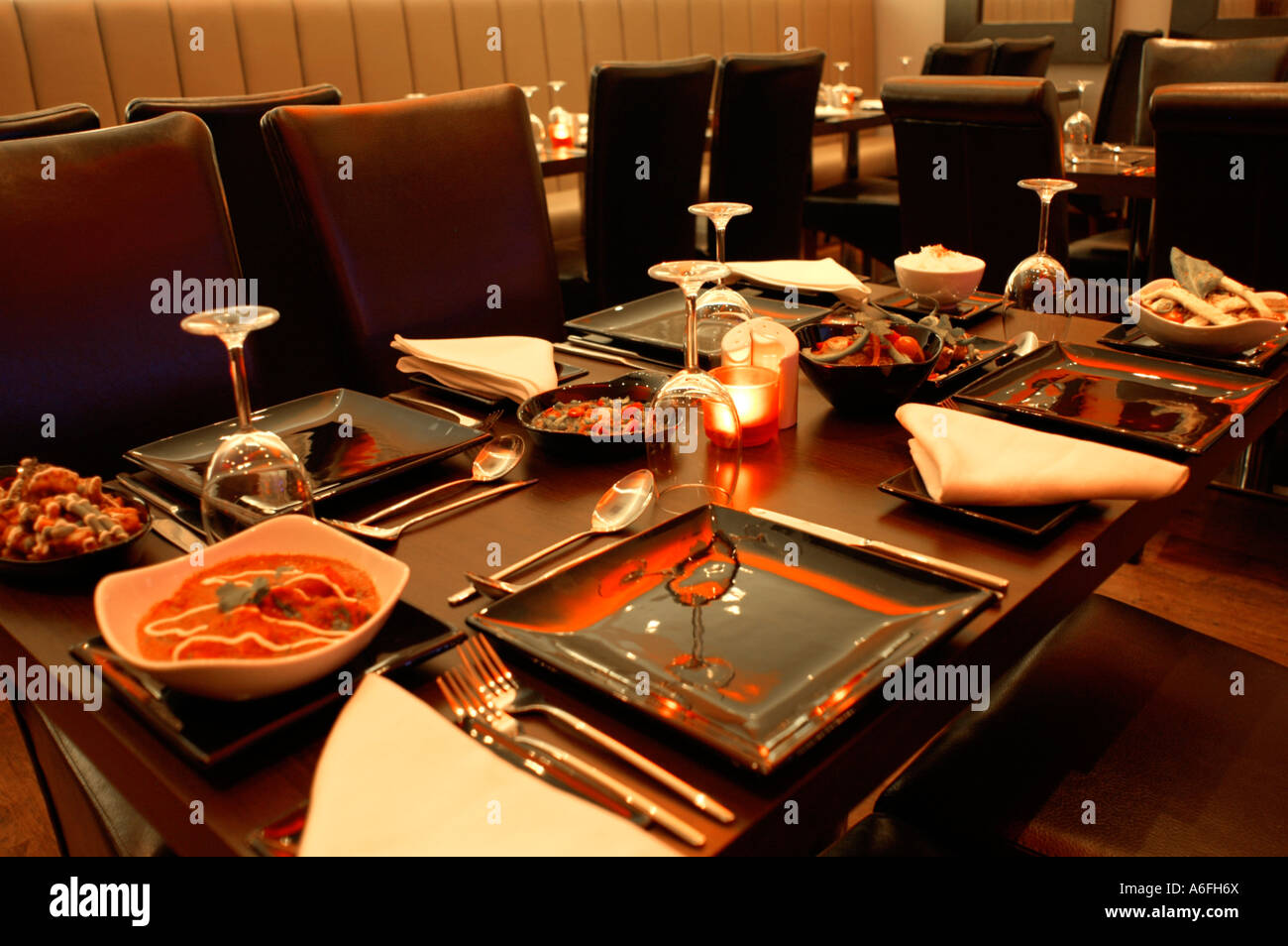 Empty restaurant table low angle hi-res stock photography and images ...