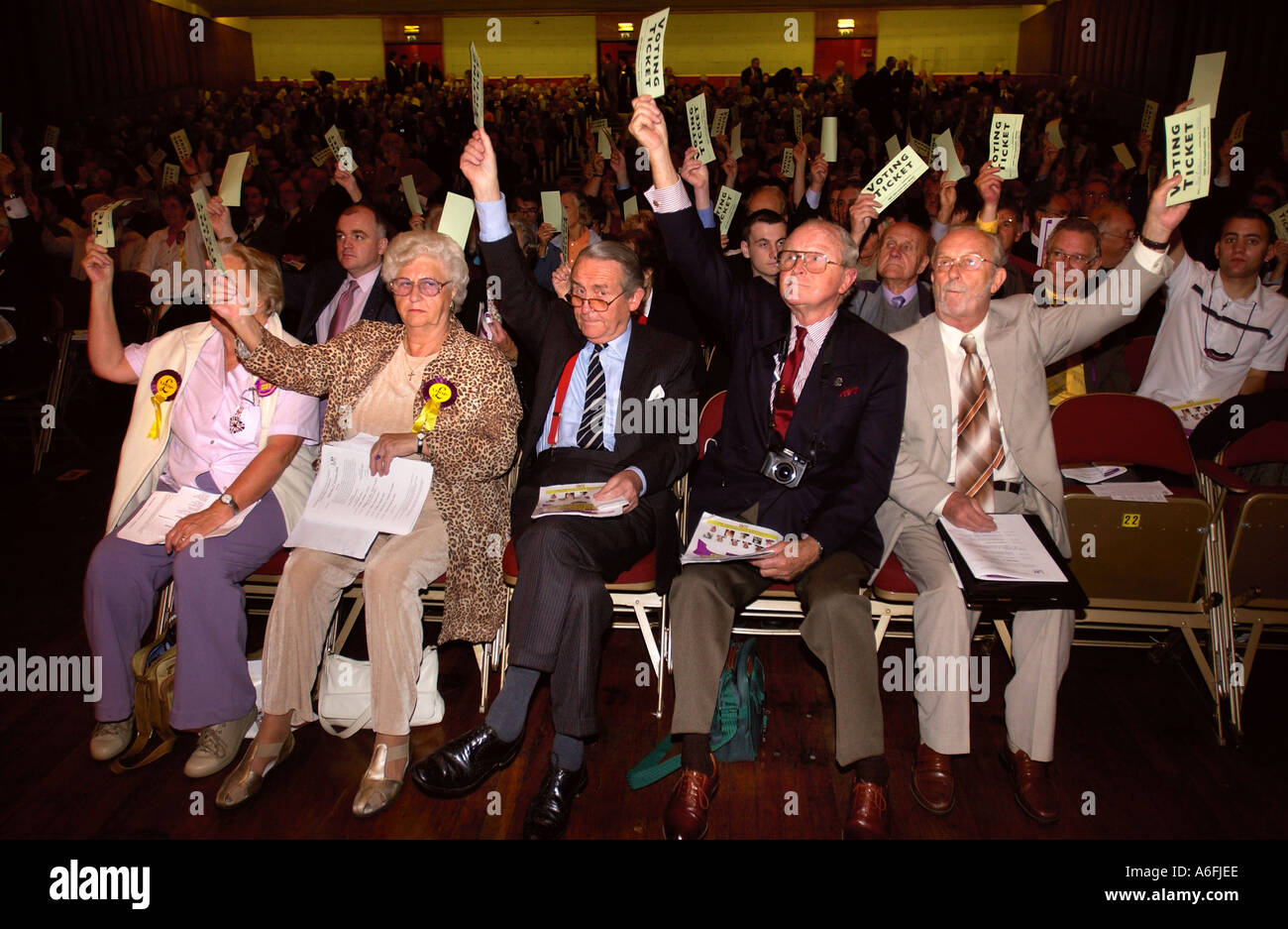MEMBERS VOTING AT THE UK INDEPENDENCE PARTY UKIP 2004 CONFERENCE AT THE ...