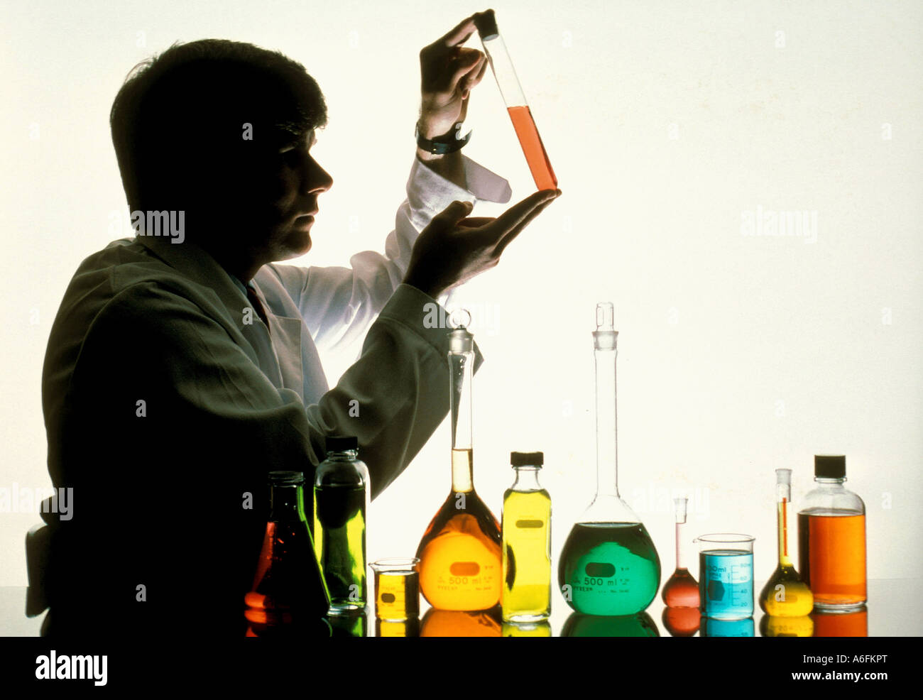 Men scientist hi-res stock photography and images - Alamy