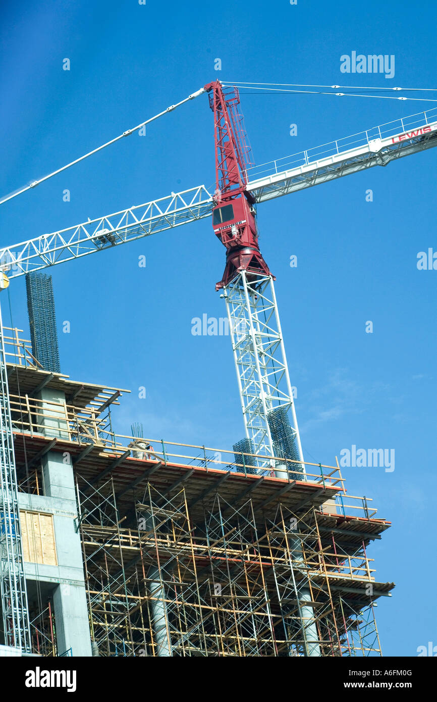 Construction crane and building Stock Photo - Alamy