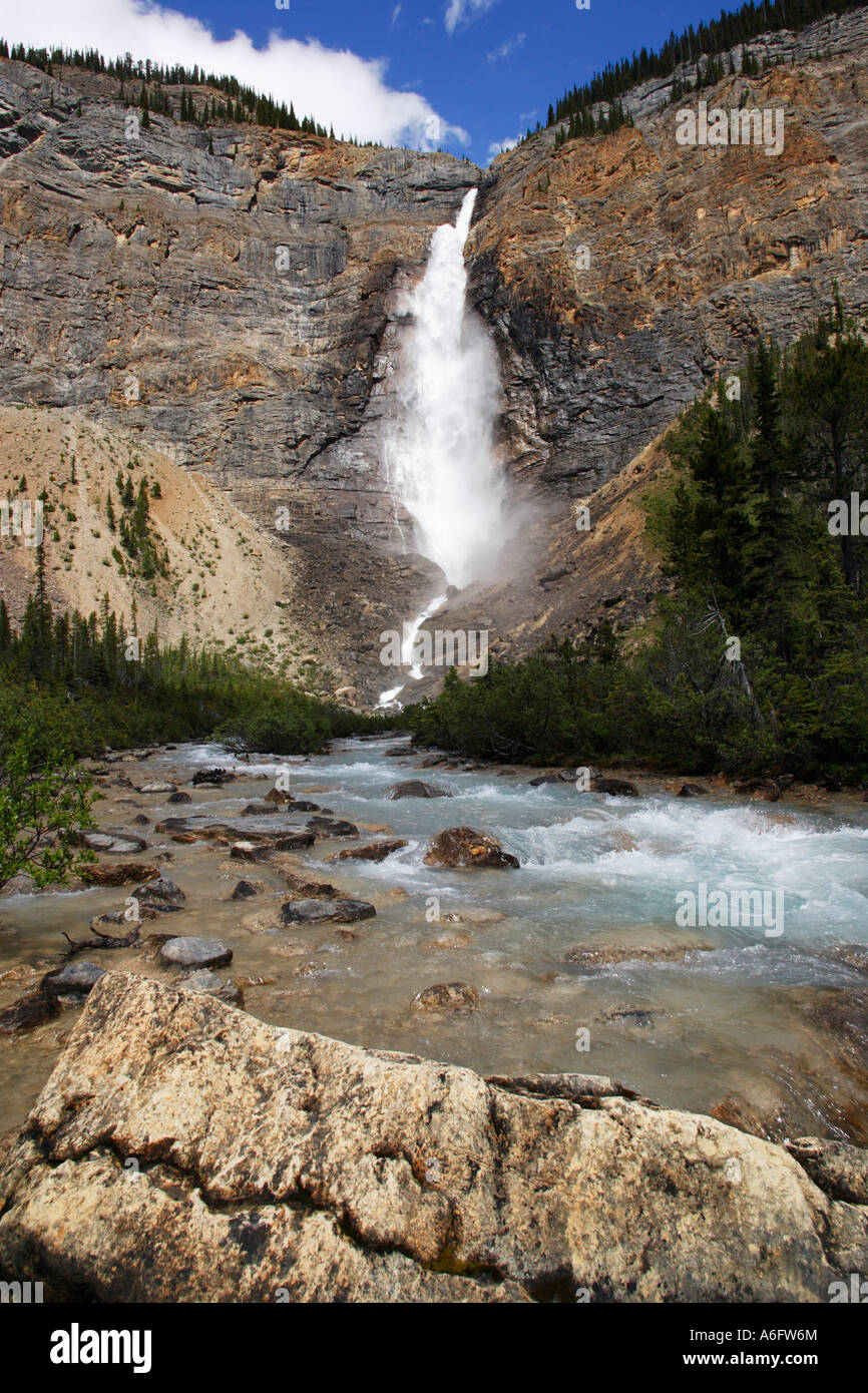 Water thunders out of Takakkaw Falls waterfall in Yoho National Park ...