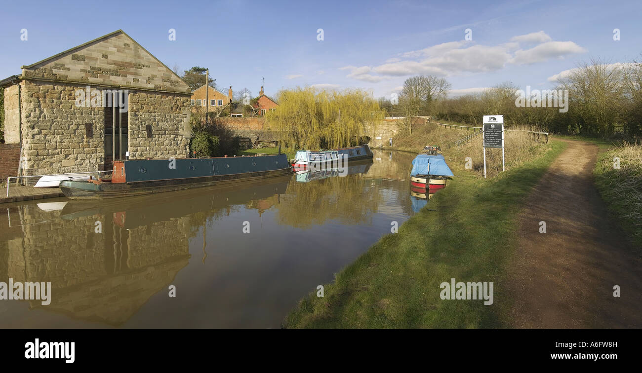 Tardebigge locks walkers hi-res stock photography and images - Alamy