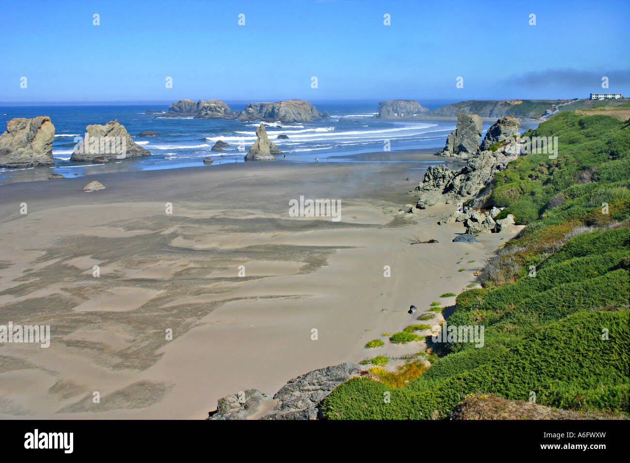 Face rock beaches hi-res stock photography and images - Alamy