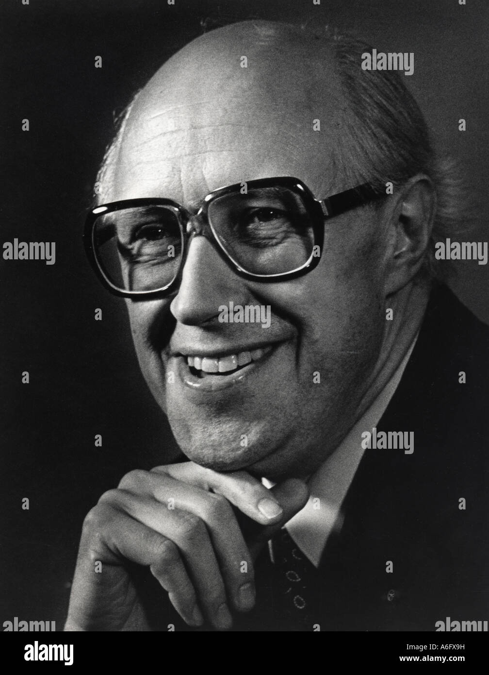 MSTISLAV ROSTROPOVICH Russian cellist and conductor born 1927 Stock ...