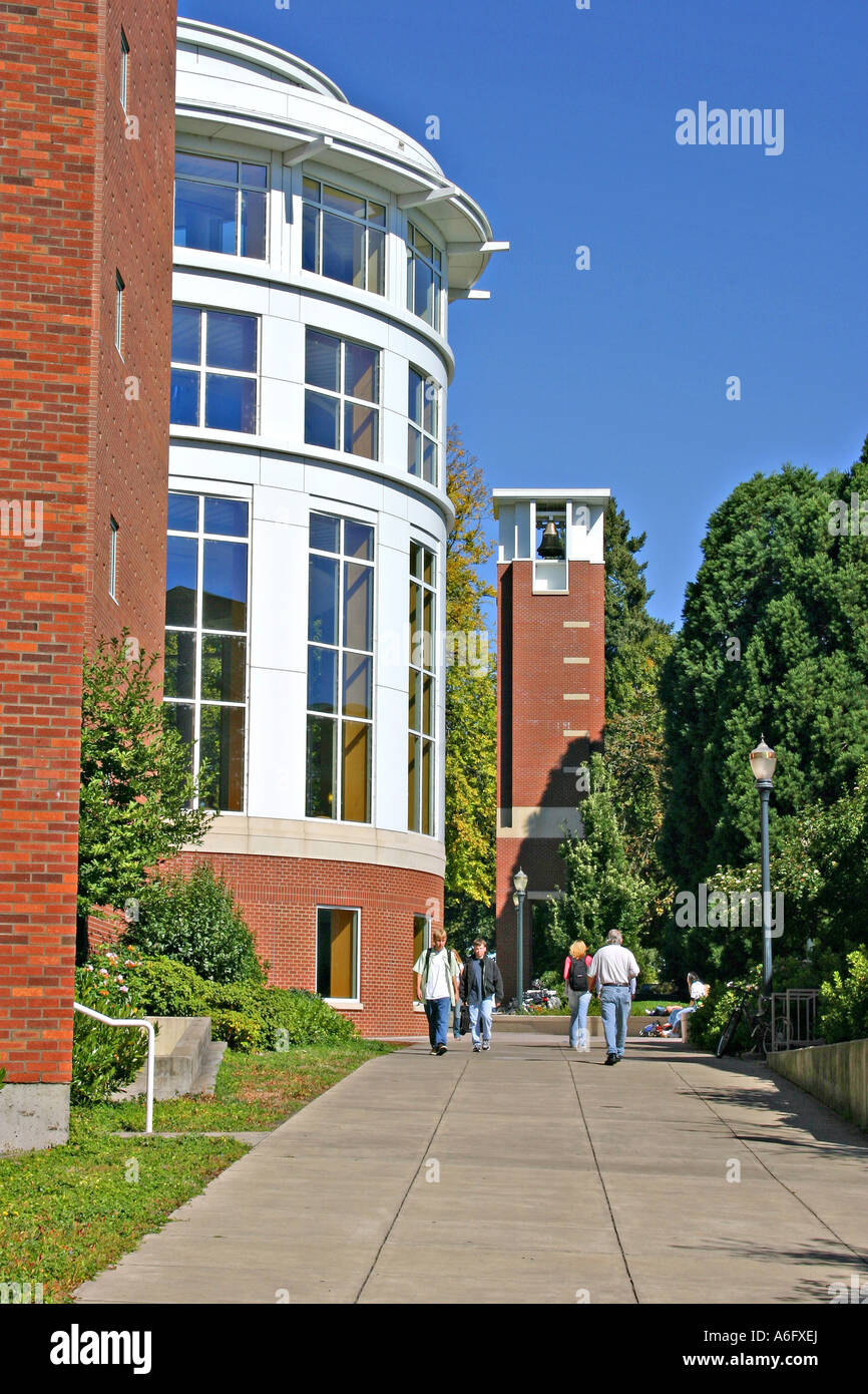 People walking into library hi-res stock photography and images - Alamy