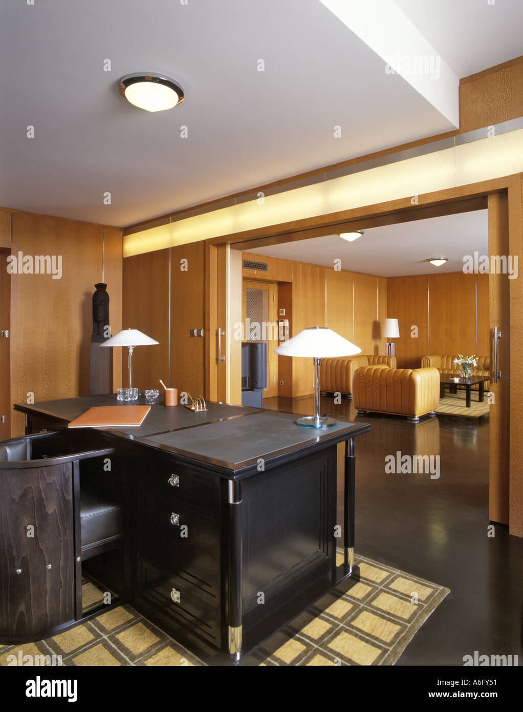 Study workroom hi-res stock photography and images - Alamy