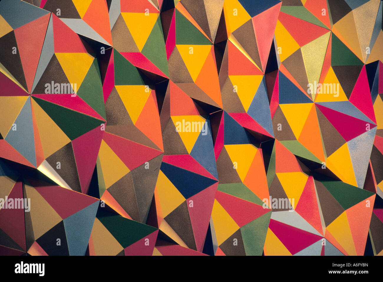 Geometric sculpture hi-res stock photography and images - Alamy