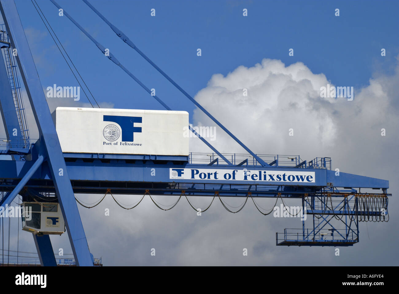 Container crane lifts containers hi-res stock photography and images ...