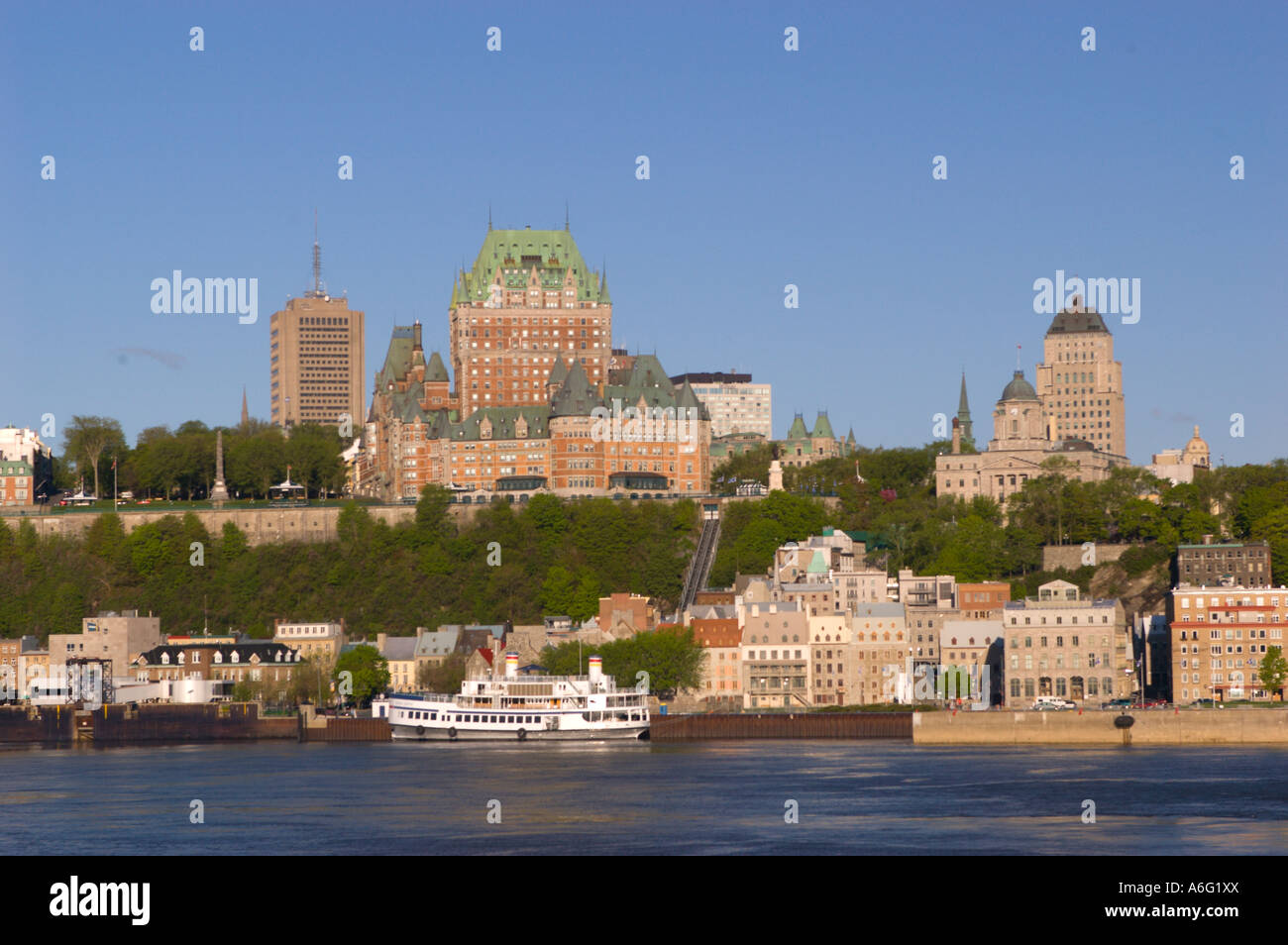 QUEBEC CITY QUEBEC CANADA Le Chateau Frontenac castle and hotel and St ...