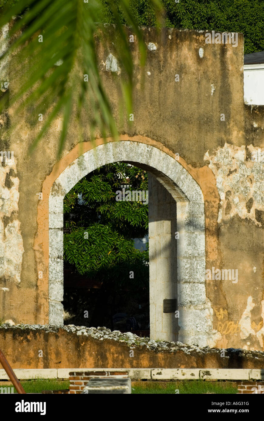 Arch of colonial city wall, Colonial Zone, Santo Domingo, Dominican ...