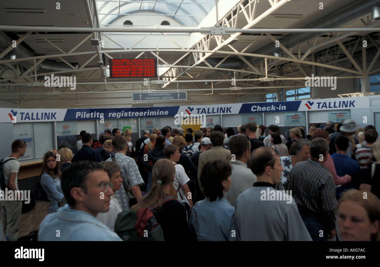 harbour terminal, crowd of people Stock Photo - Alamy