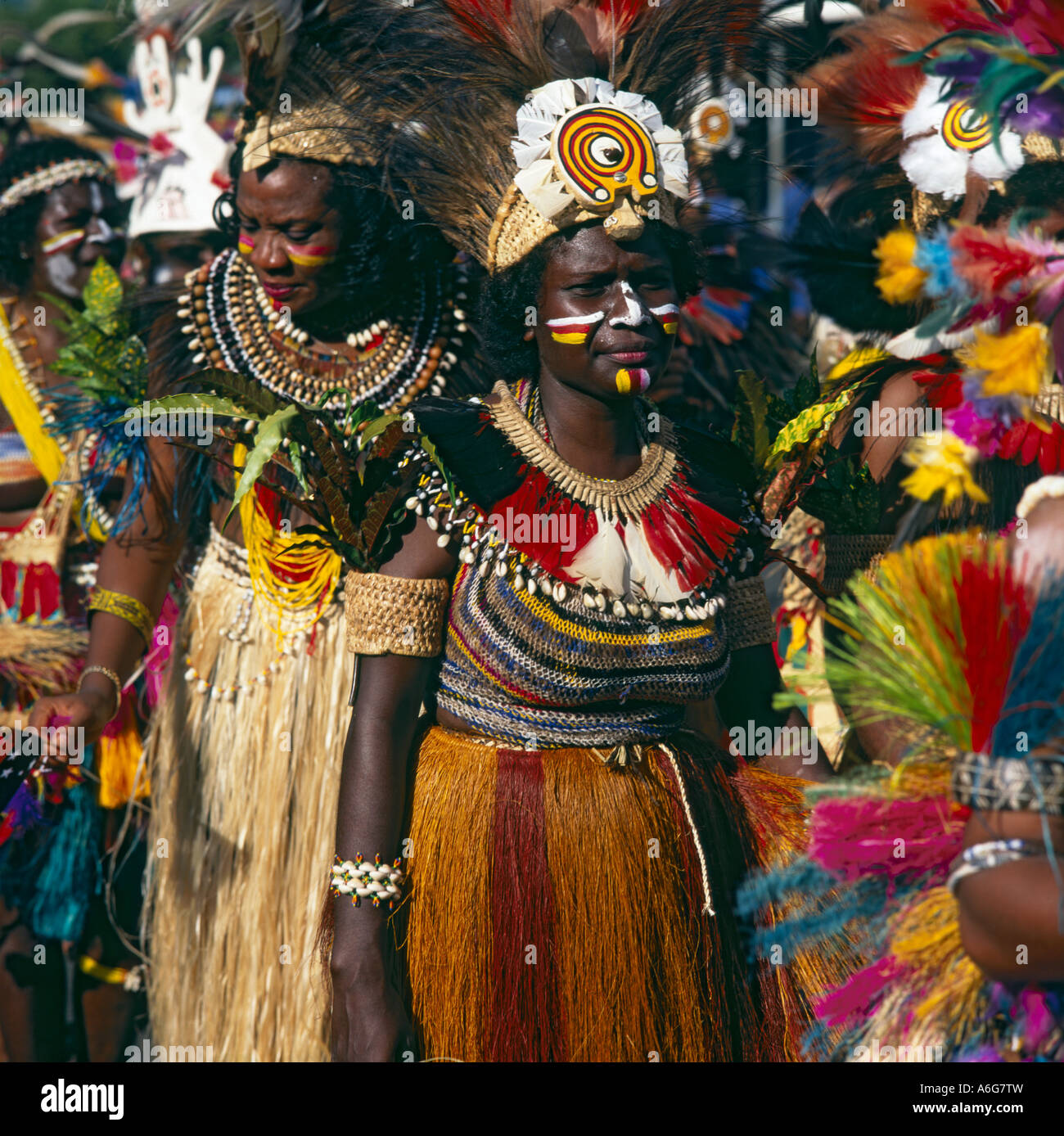 Papua new guinean woman hi-res stock photography and images - Alamy