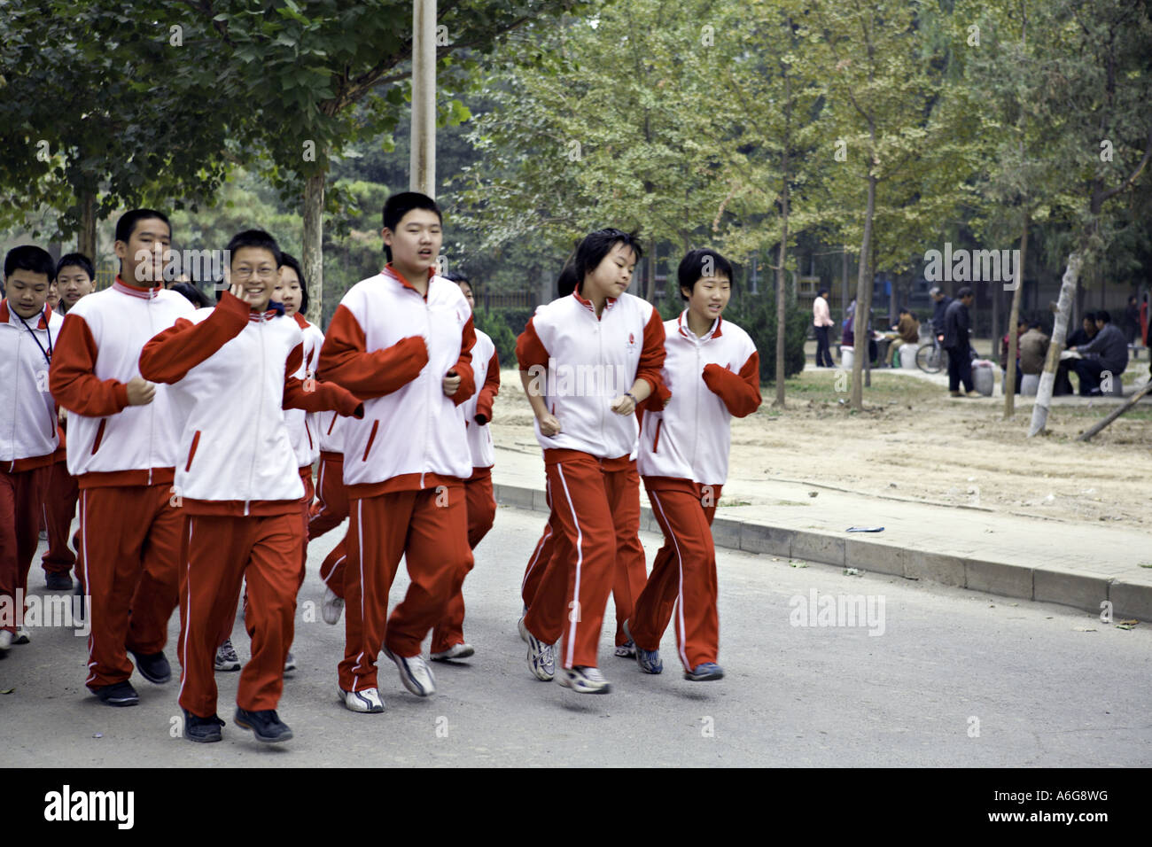China students exercising hi-res stock photography and images - Alamy