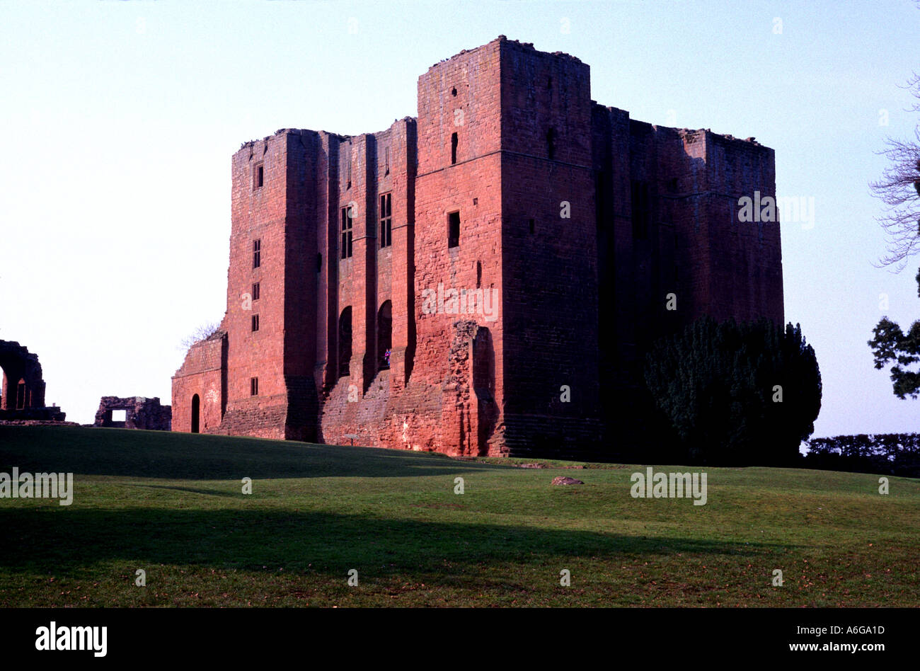Kenilworth castle keep hi-res stock photography and images - Alamy