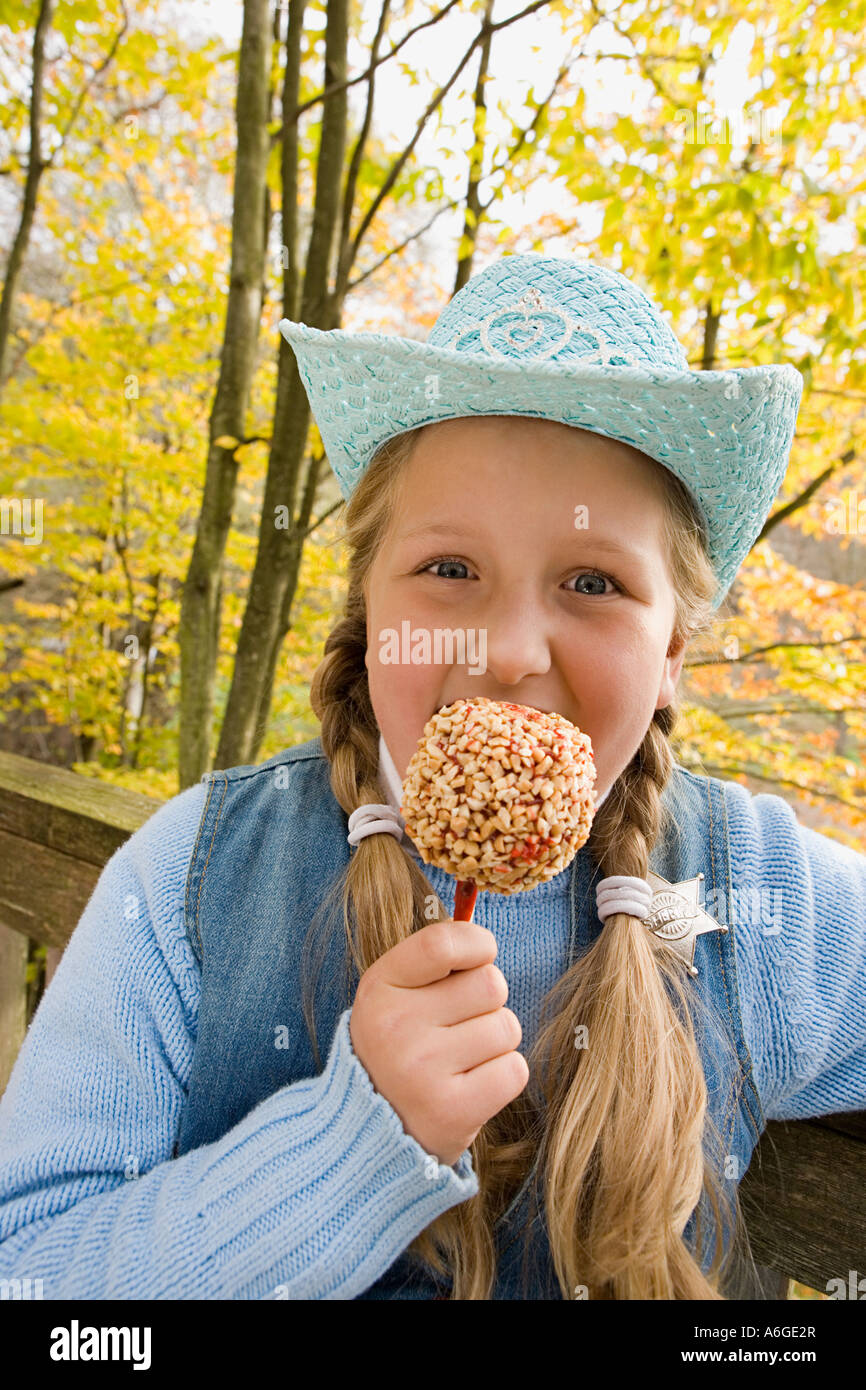 Child halloween toffee apple hi-res stock photography and images - Alamy