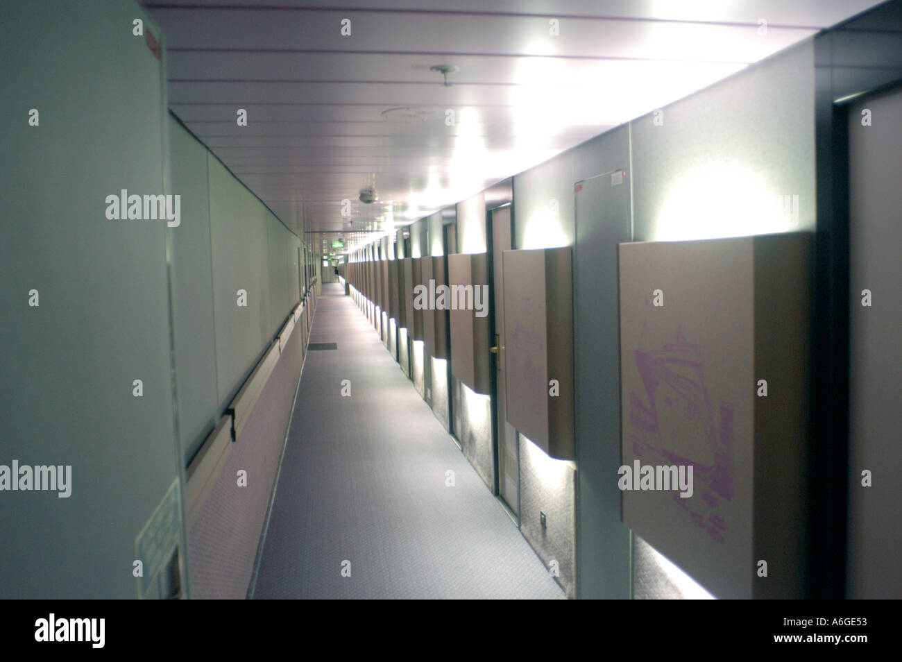 Long perspective rooms hi-res stock photography and images - Alamy