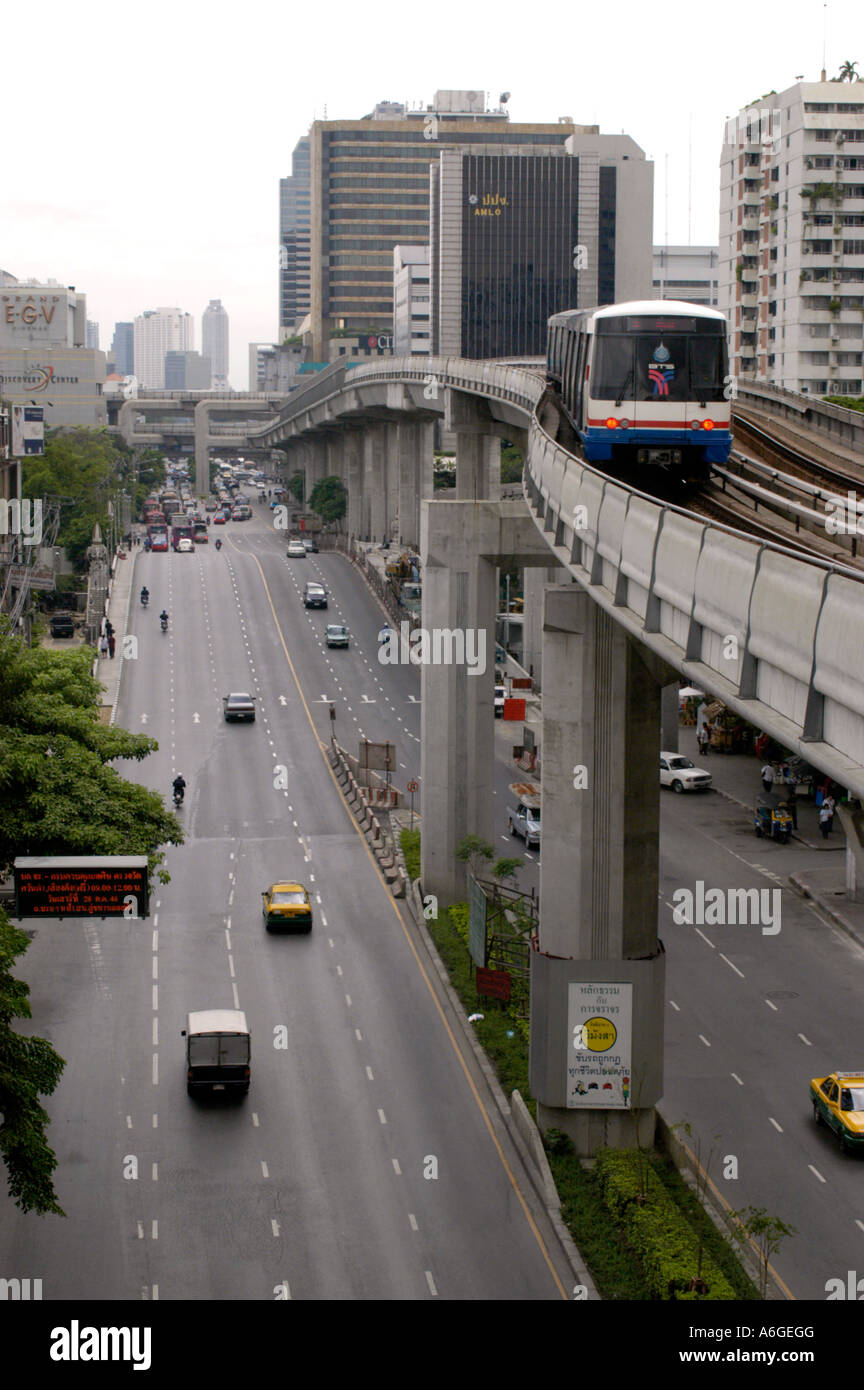 Skytrain monorail bangkok thailand hi-res stock photography and images ...