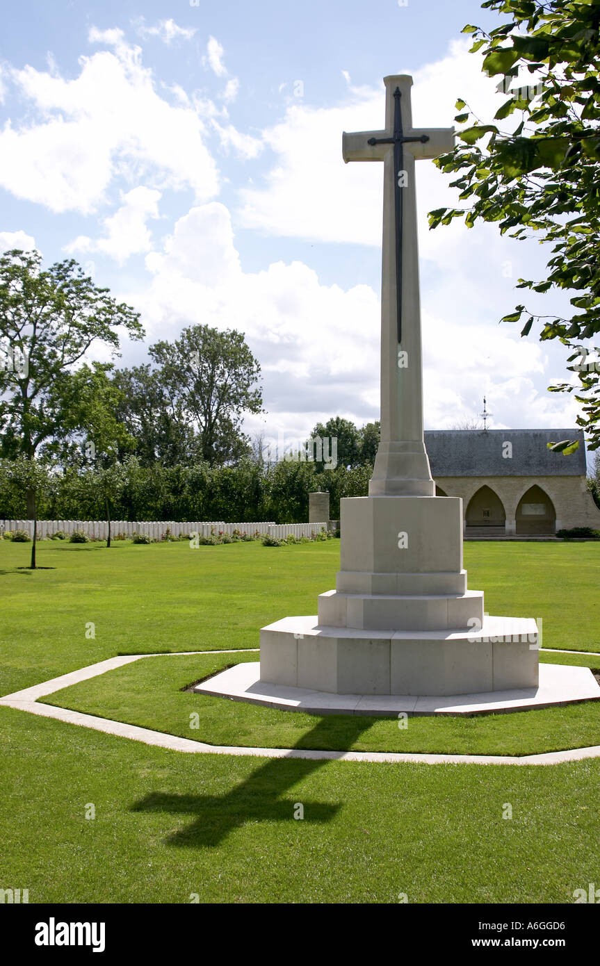 Cross in Hermanville British WW2 Commonwealth War Graves Commision ...