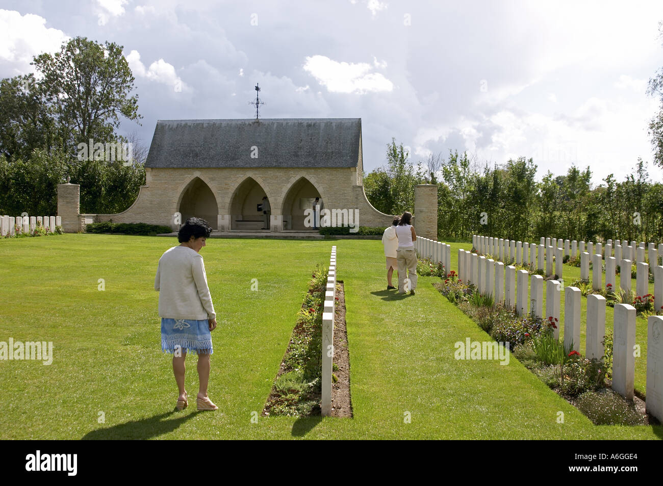 Visitors to Hermanville British WW2 Commonwealth War Graves Commision ...