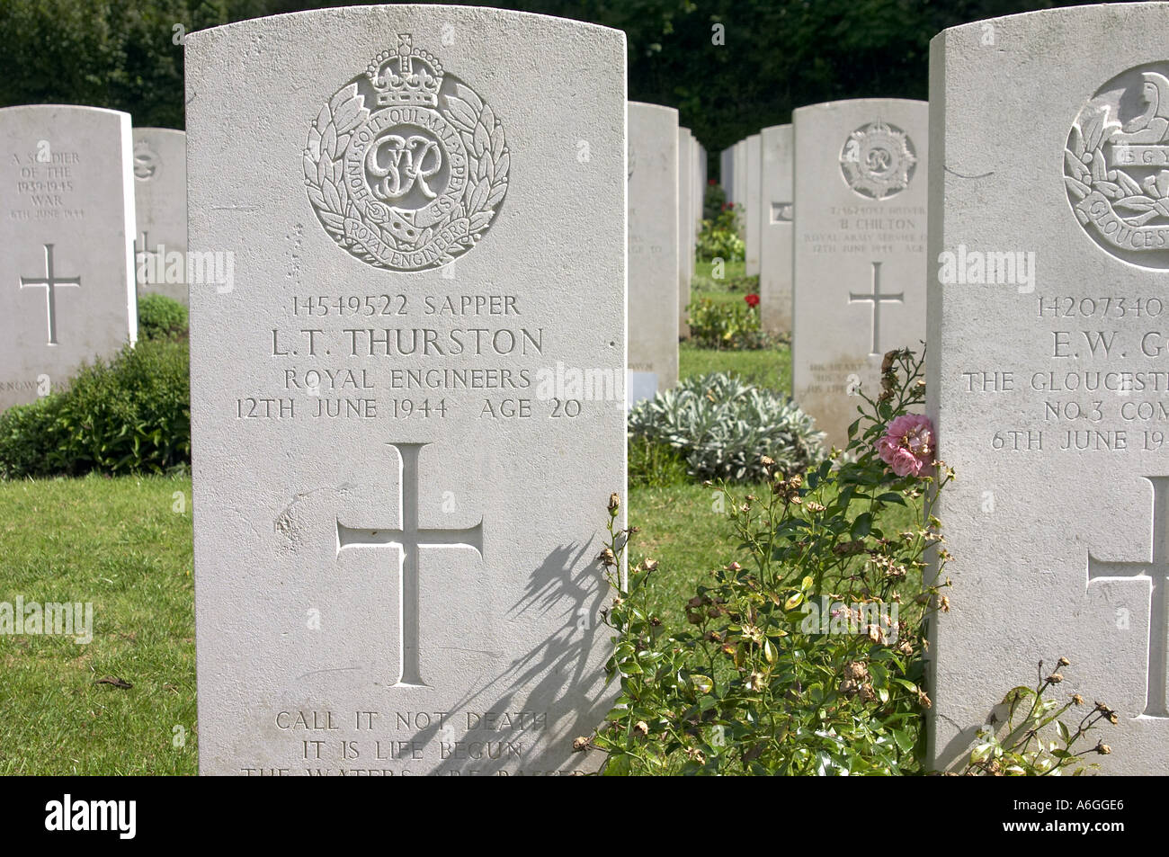 Commonwealth war graves commision cemetery hi-res stock photography and ...