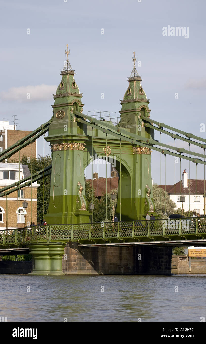 Pier of Hammersmith Bridge London W6 England Stock Photo - Alamy