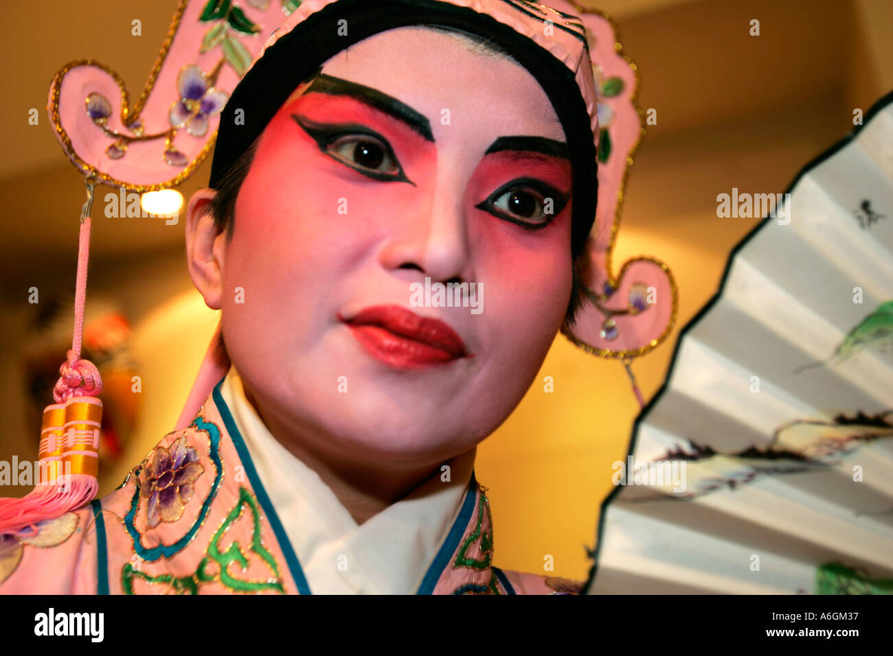 Chinese Opera performer Chinese Theatre Circle Singapore Stock Photo ...