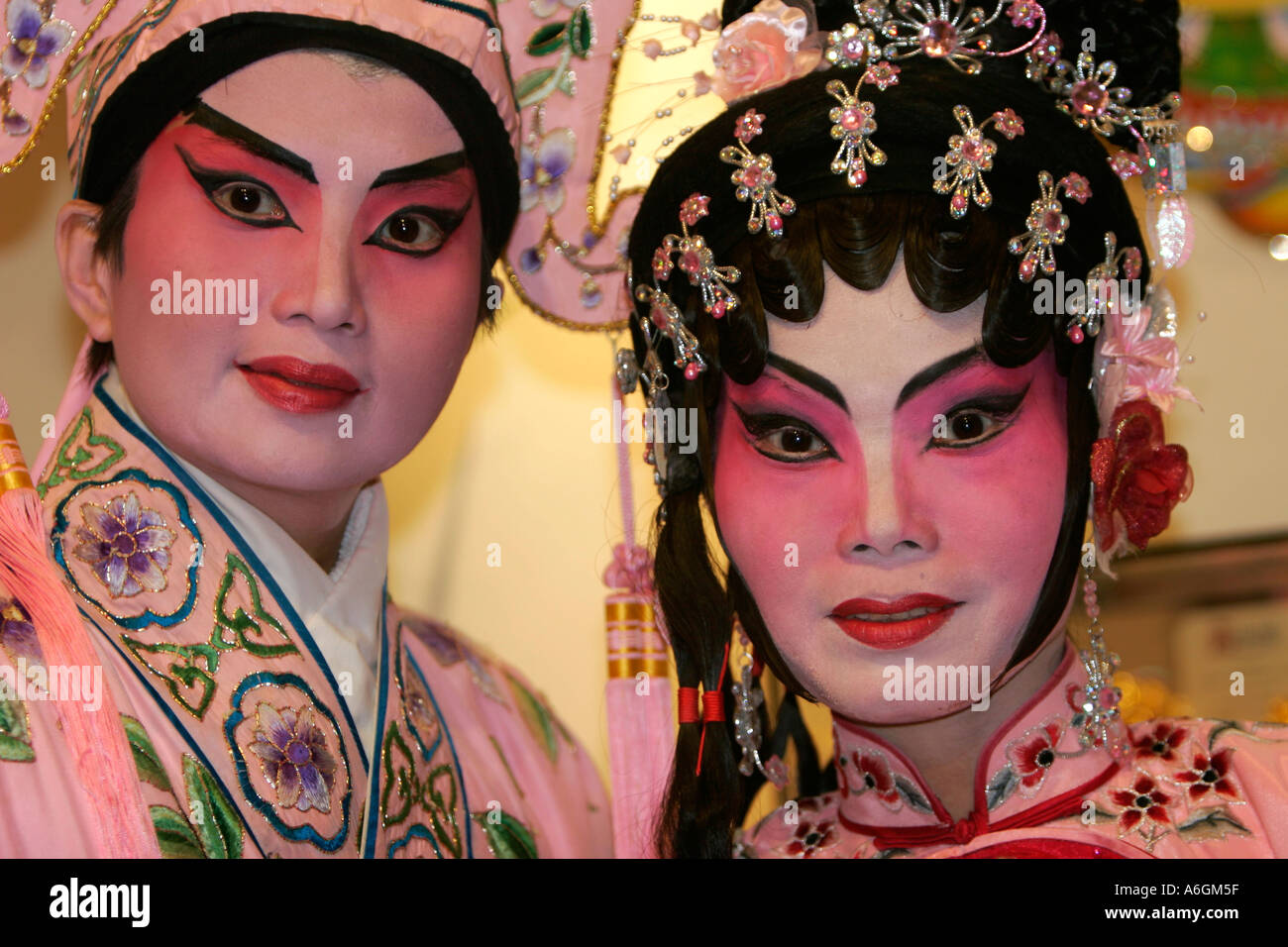 Chinese Opera performers Chinese Theatre Circle Singapore Stock Photo ...