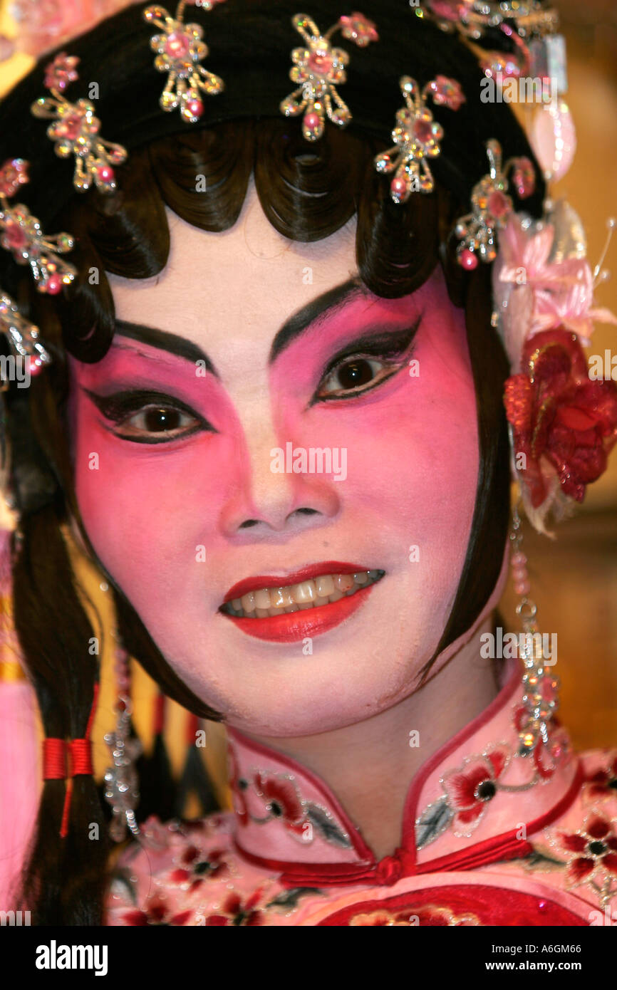 Chinese Opera performer Chinese Theatre Circle Singapore Stock Photo ...