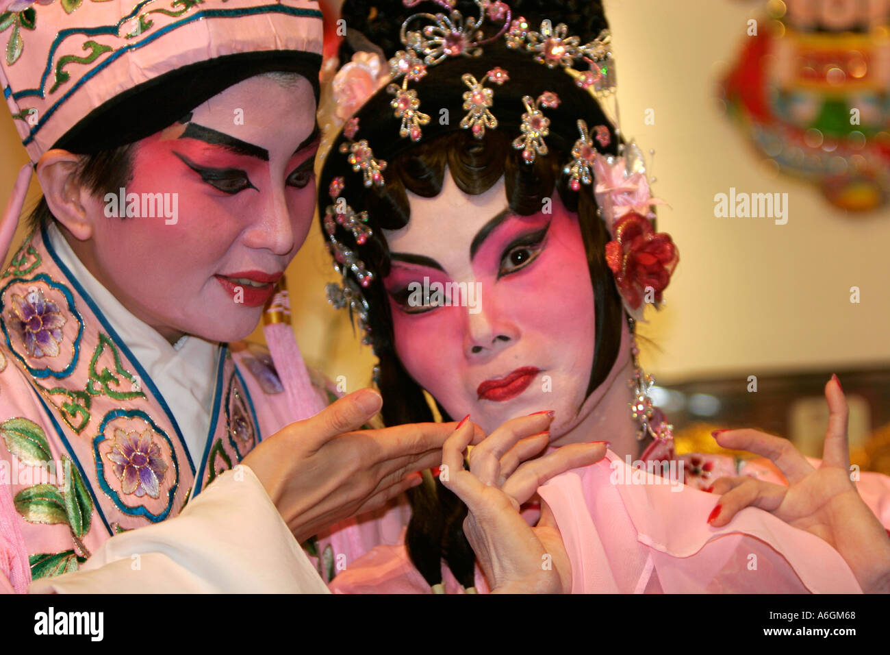 Chinese Opera performers Chinese Theatre Circle Singapore Stock Photo ...