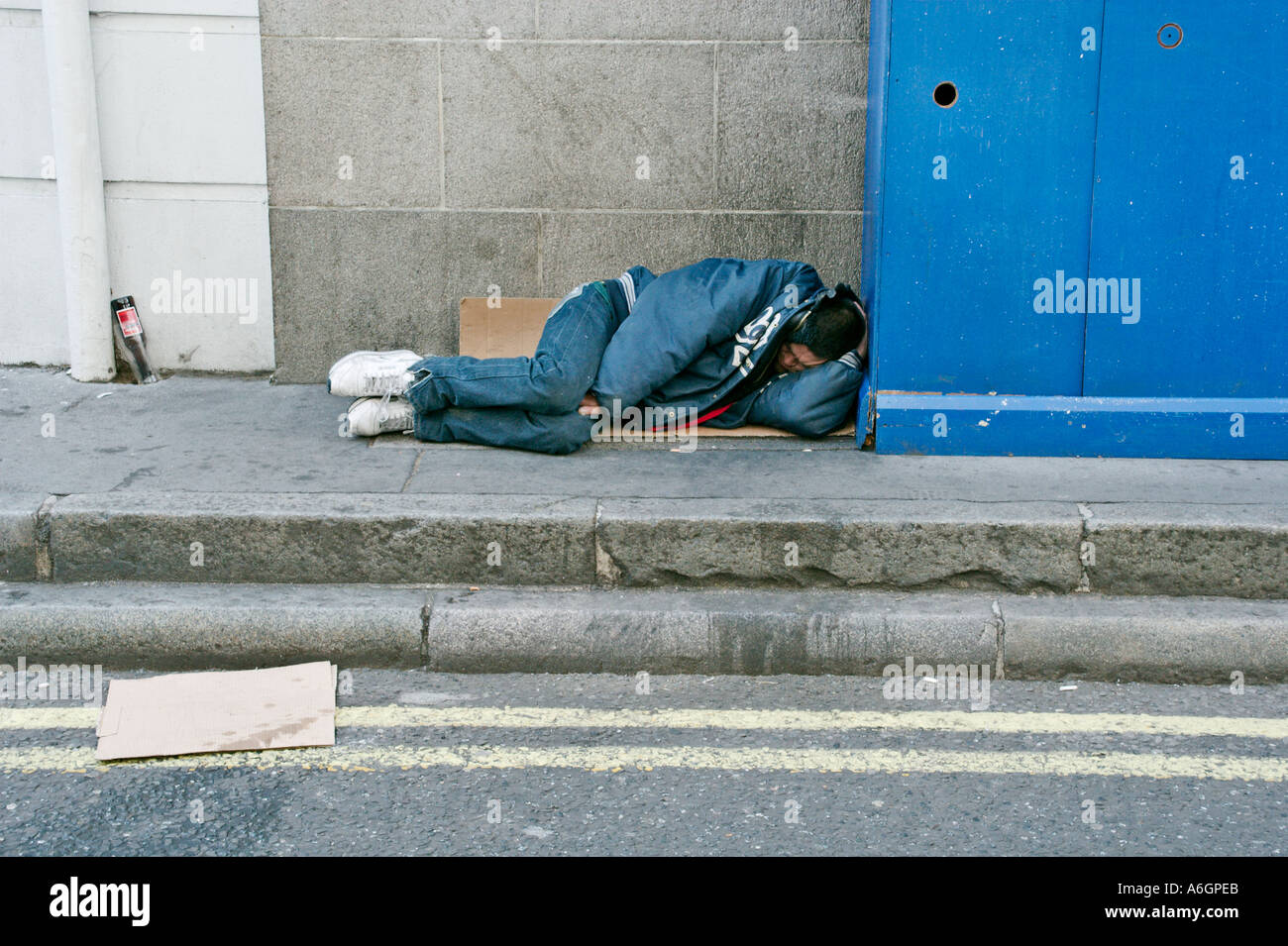 Homeless man sleeping rough in London UK Stock Photo - Alamy