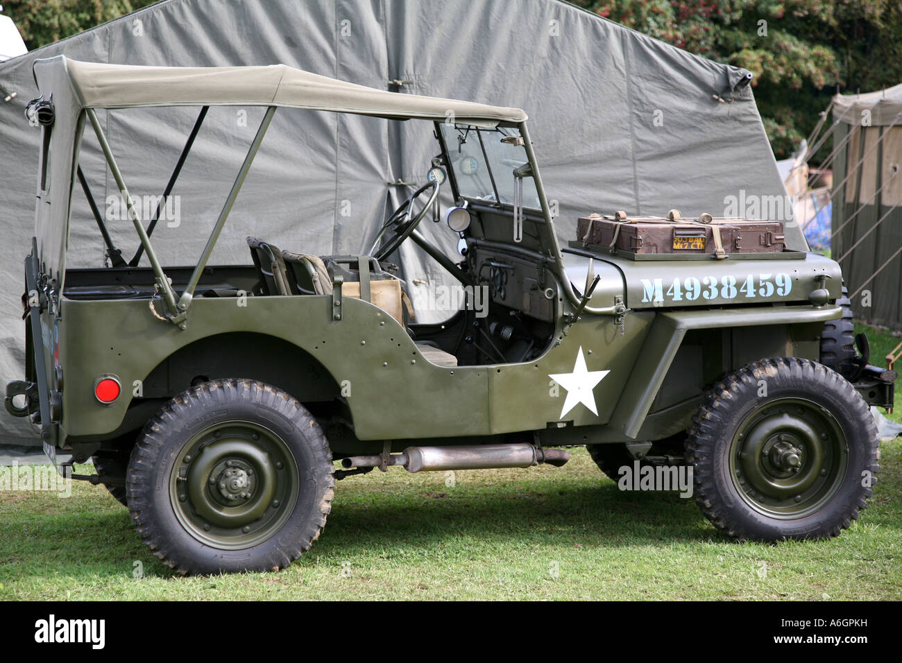 Navy jeep hi-res stock photography and images - Alamy