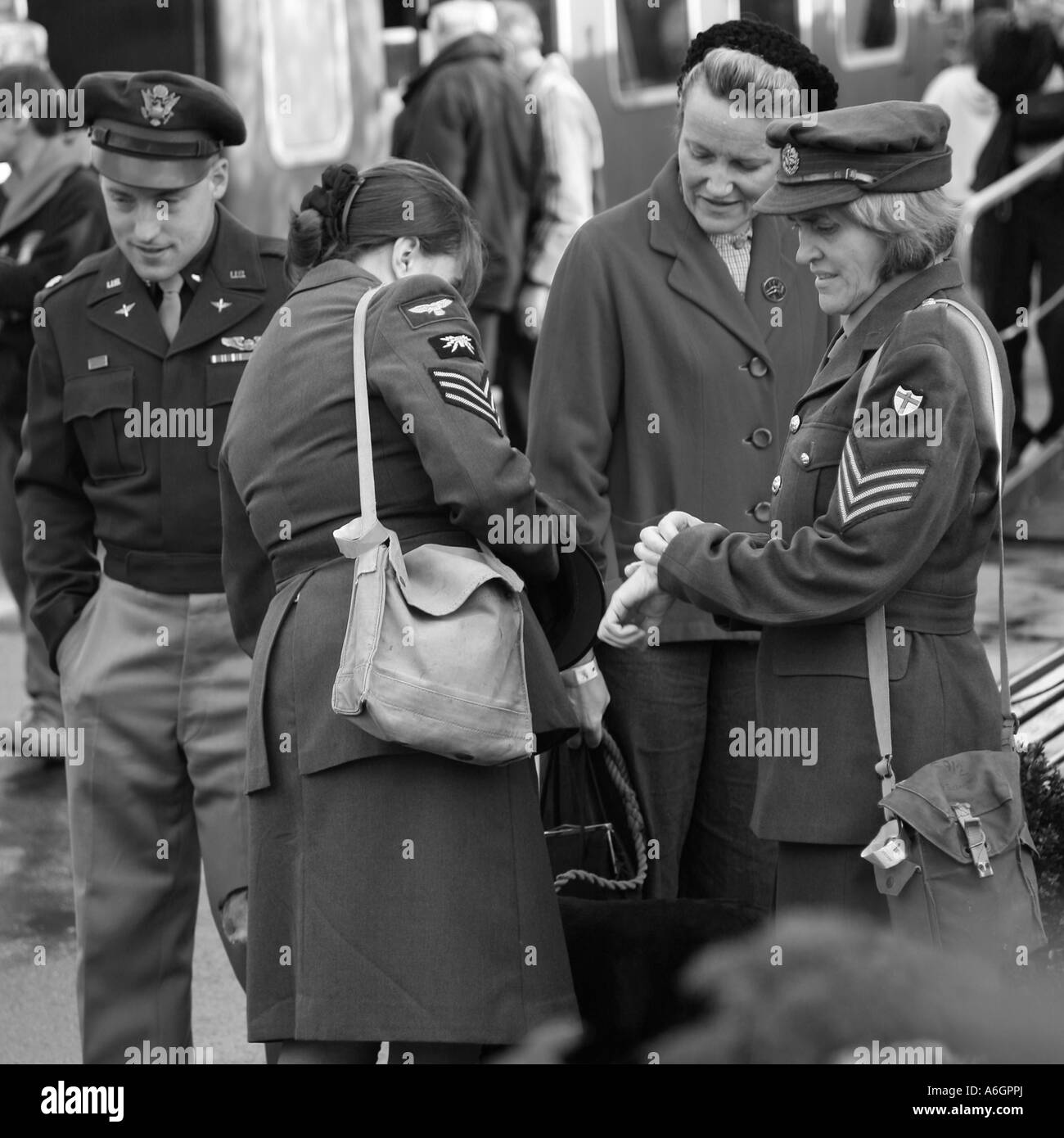 Friends reunited hi-res stock photography and images - Alamy