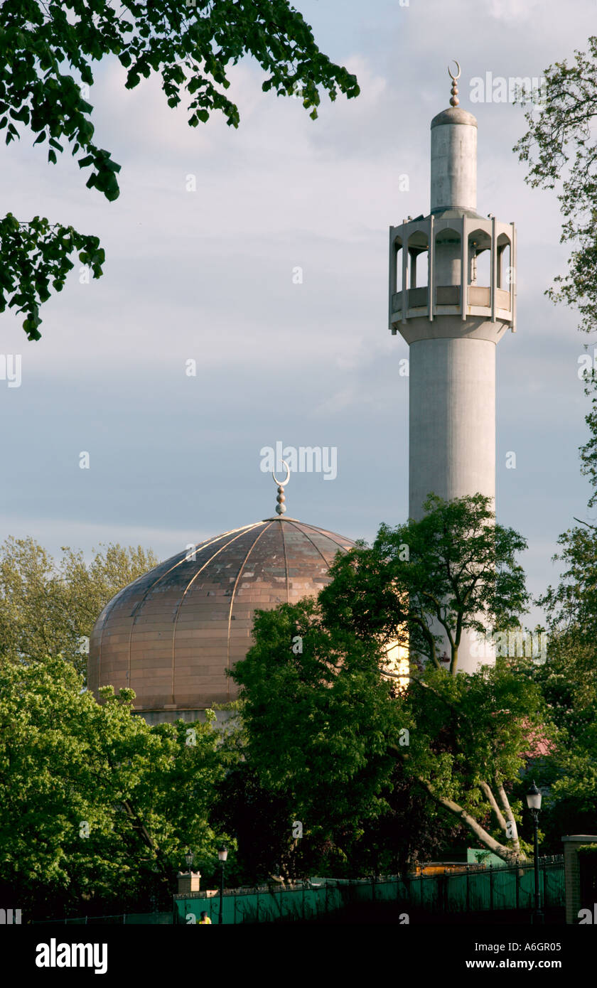 Regents Park muslim Mosque in London England Stock Photo - Alamy
