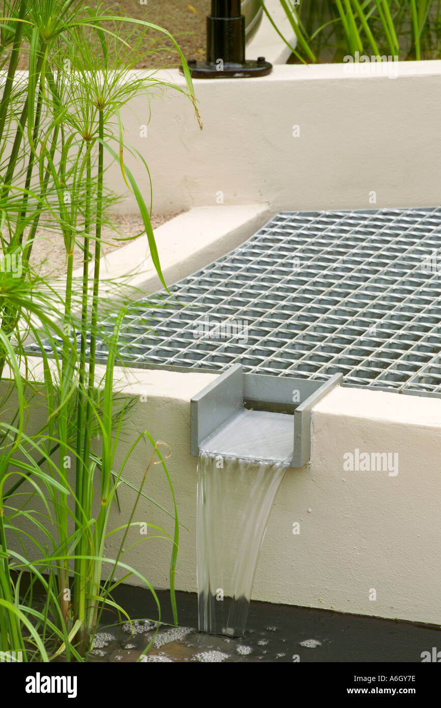 Hampton Court Flower Show 2003 modern water feature splashing Stock ...