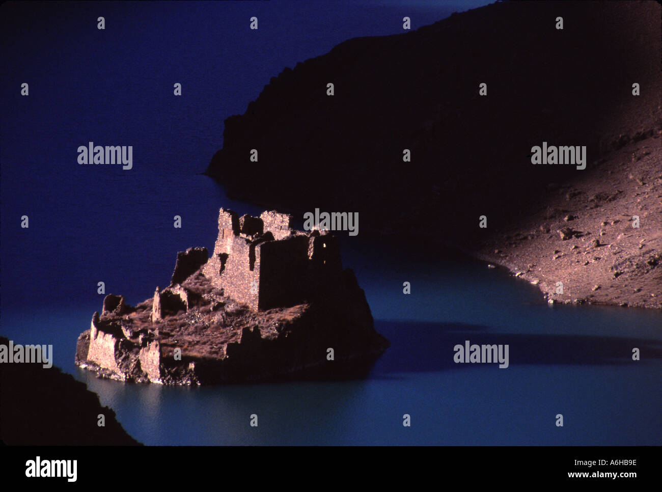 Flooded ruins hi-res stock photography and images - Alamy