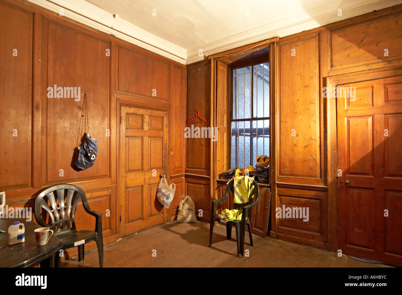 15 Cheyne Walk interior with oak panelling former home of Thomas More ...