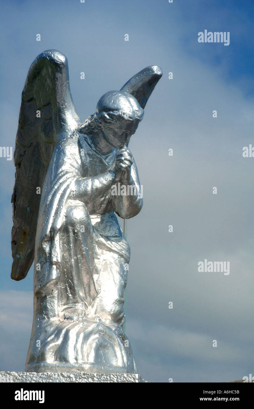 Silver angel hi-res stock photography and images - Alamy