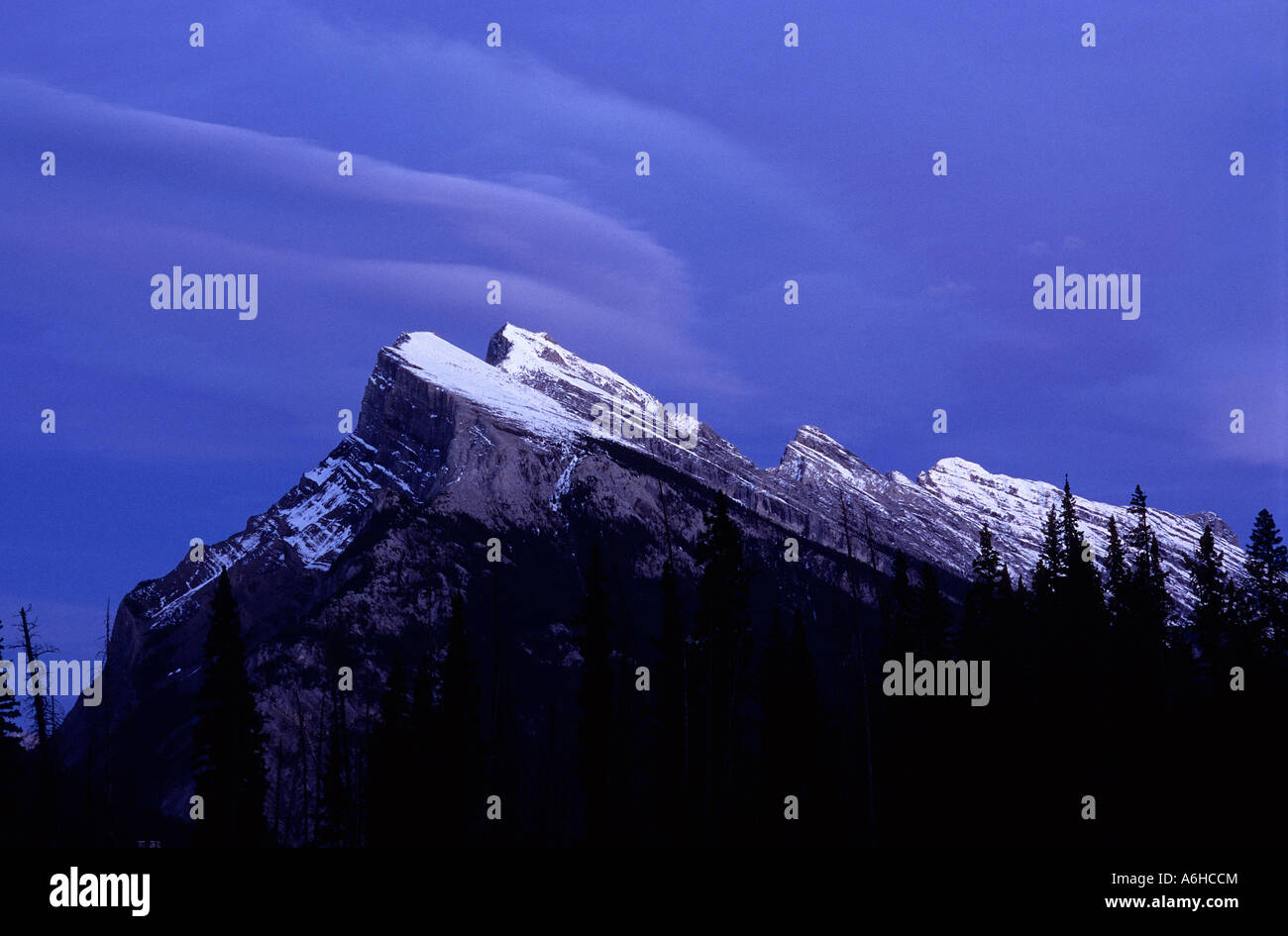 Rundle mountain range hi-res stock photography and images - Alamy