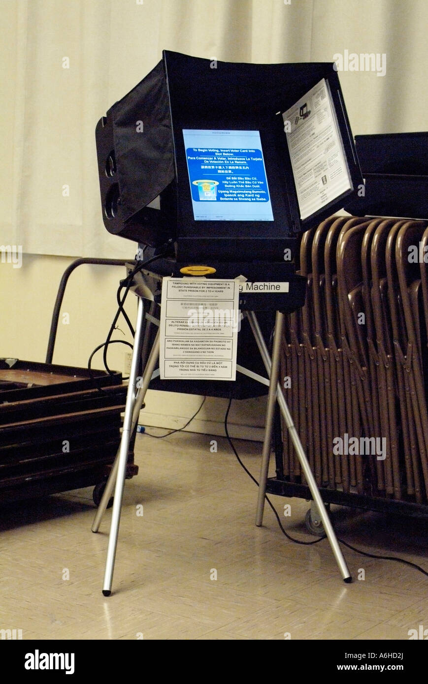 Electronic voting machine hi-res stock photography and images - Alamy