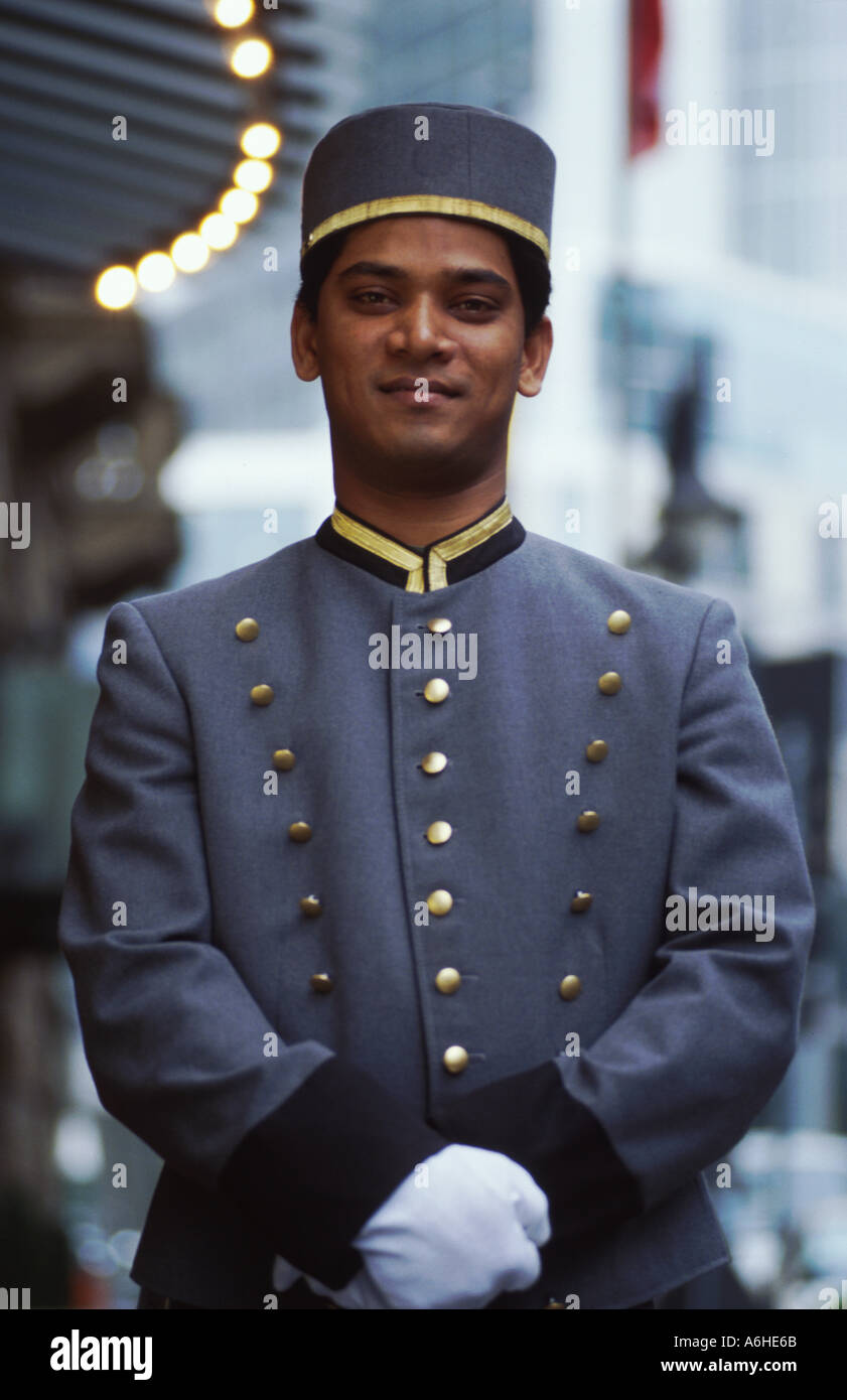 Bellhop hi-res stock photography and images - Alamy
